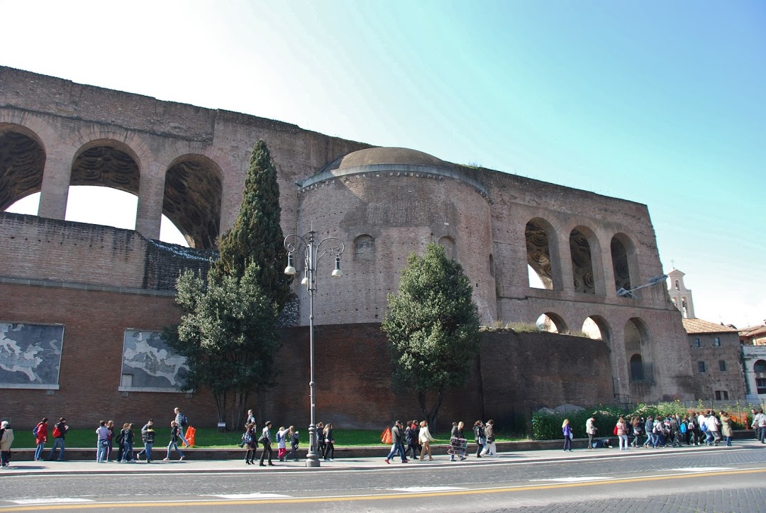 Basílica de Majencio - Turismo.org