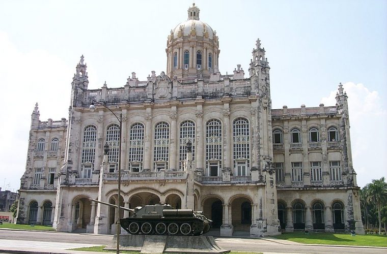 Museo de la Revolución y Memorial Granma - Turismo.org